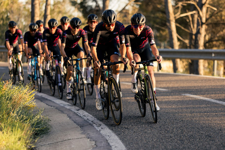 Aero speed suits & custom cycling wear. Made in Europe – Velotec