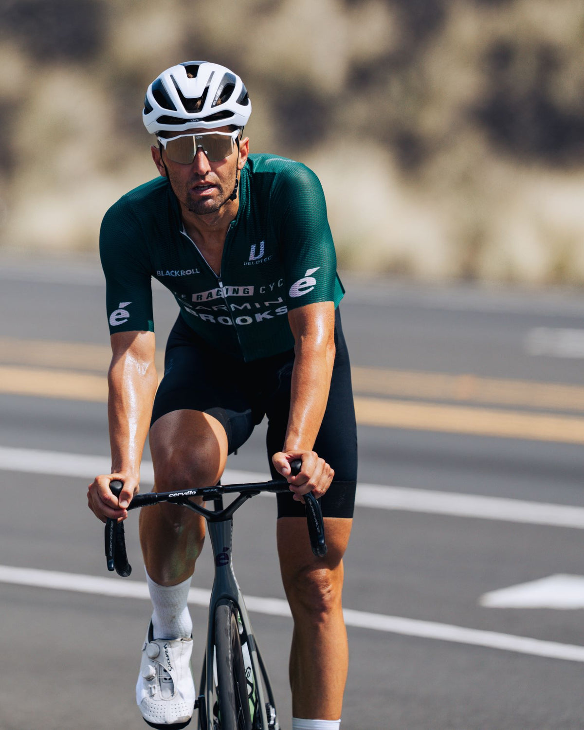 Aero speed suits & custom cycling wear. Made in Europe – Velotec